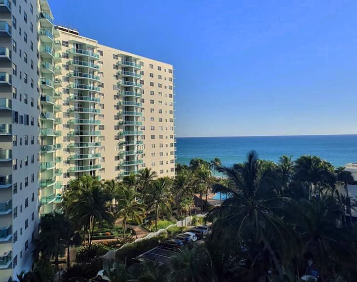 Apartamento Vista Lateral Al Mar 1bdr/1.5ba Piso 7 - Hollywood, FL