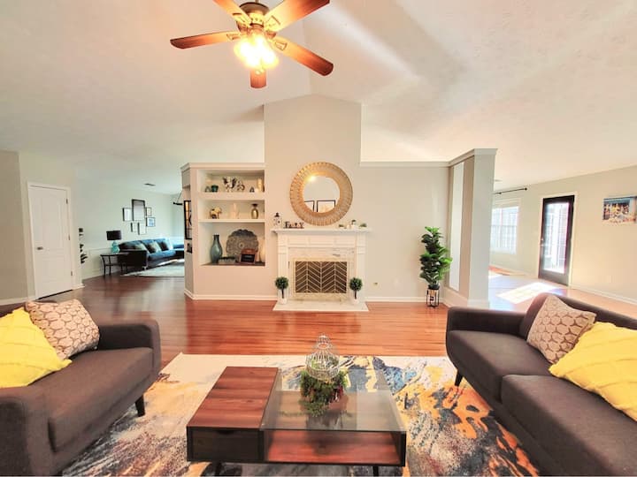 Buford Charming 4br/2baths Home - Buford, GA