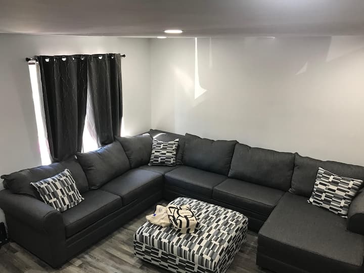 Spacious And Centrally Located 2 Br Condo - Branford, CT