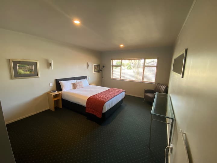 3-bedroom Unit With Spa Pool - Palmerston North