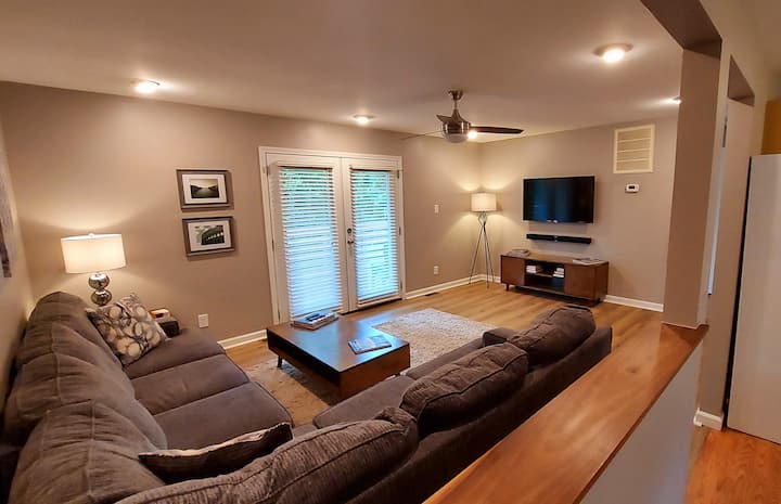 A House Called Wanda - Lake Brandt, NC