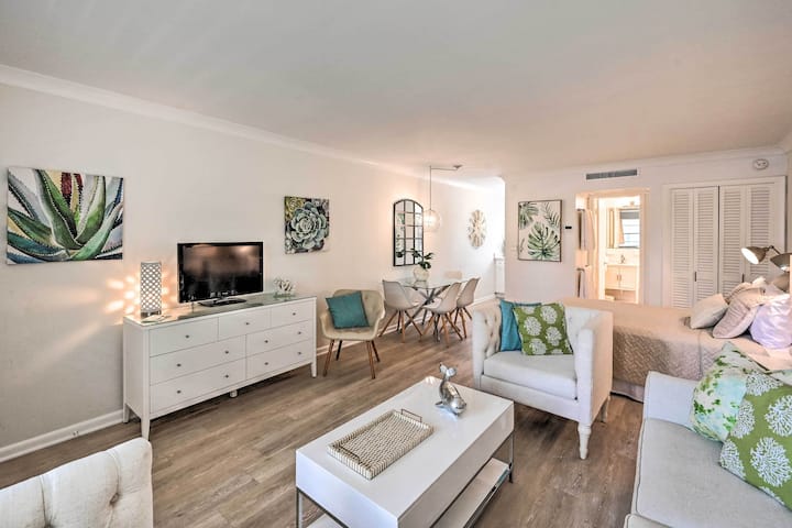 Renovated Studio Steps To Naples Beach & Downtown! - Naples, FL
