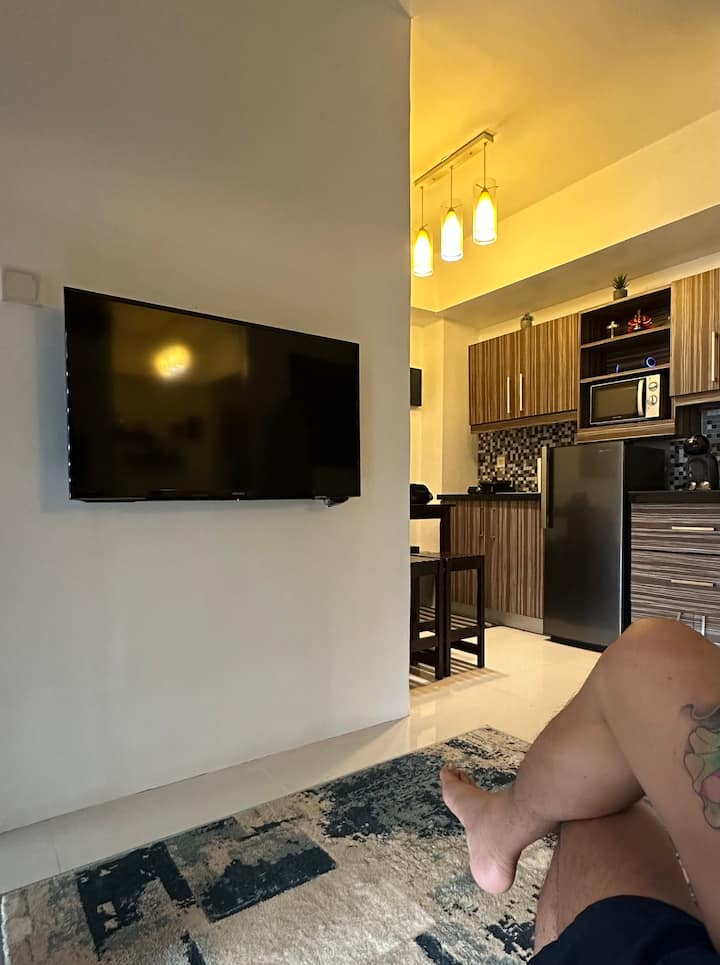 1 Separate Bedroom Near Ayala  (Newly Renovated) - Cebu