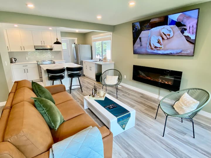 Uc Walking Distance Main Floor Bungalow 3br/2.5ba - 