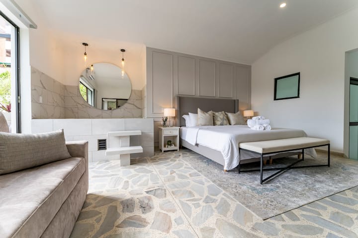 Private Jacuzzi & A/c · Poblado · Prime Location - Medellín