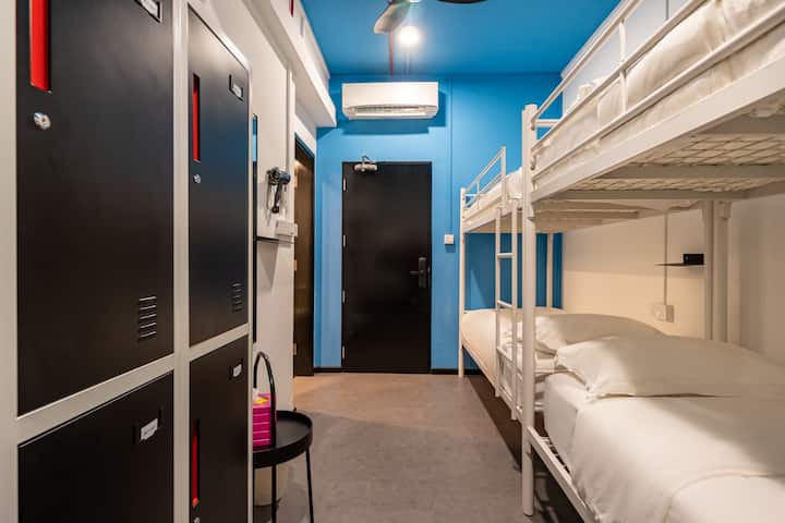 Downtown: Room With 6 Beds, Ensuite Bathroom - Singapore