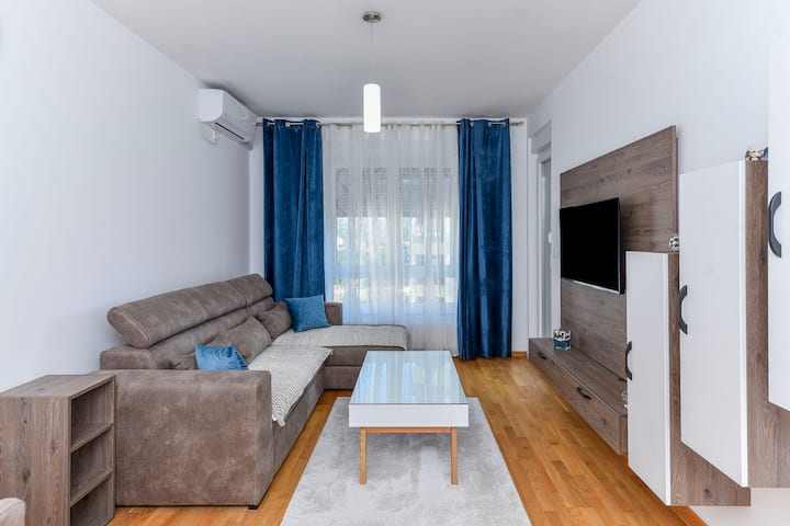 Viktor Apartment With Free Parking - Novi Sad