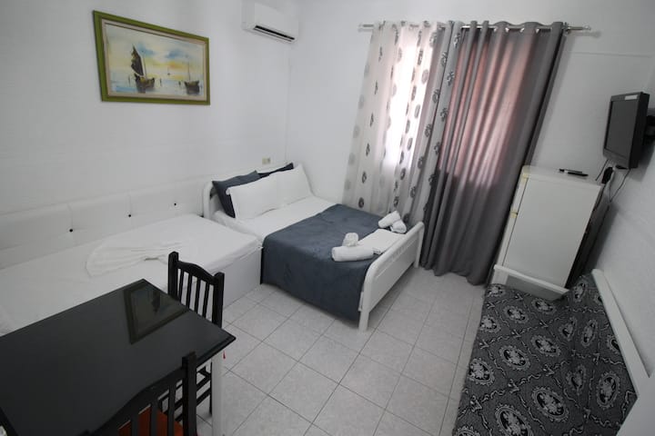 1-bedroom Studio!near The Beach! - Sarandë