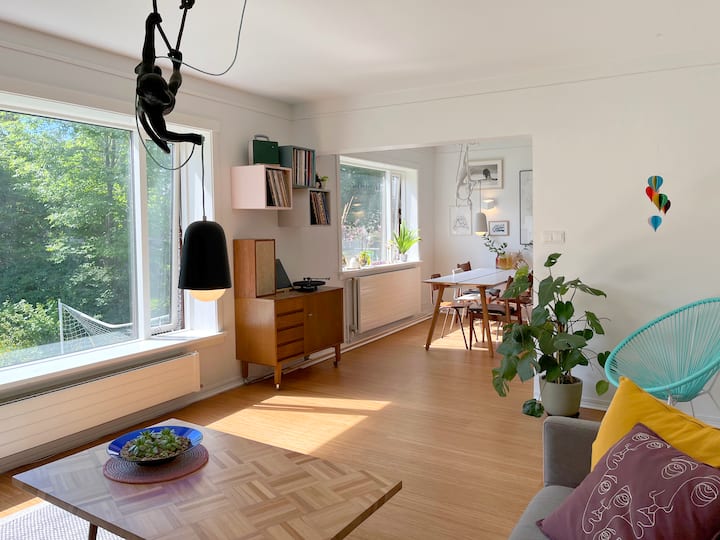 Colorful Home In Vesturbaer Reykjavik - レイキャビク