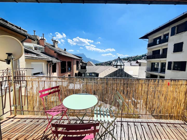 Spacieux Appartement 120m2 Au Coeur De Ville - Embrun
