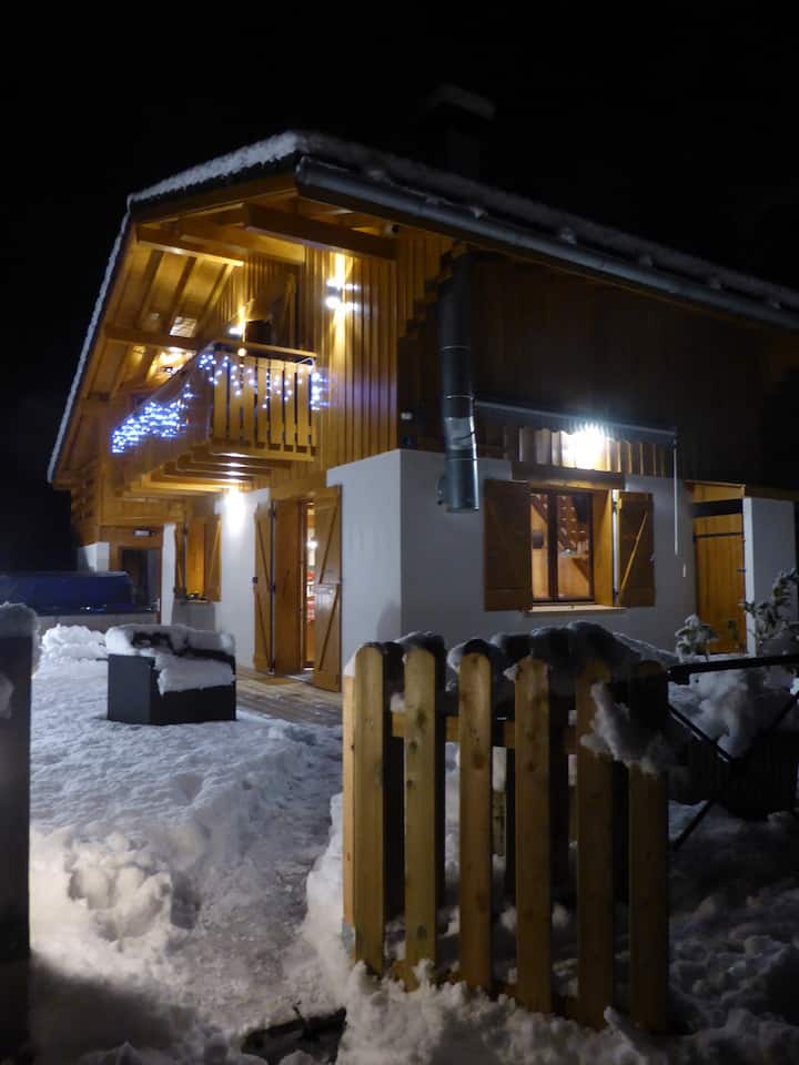 Chalet Ecureuil Avec Jacuzzi  Et Vue Splendide - Manigod