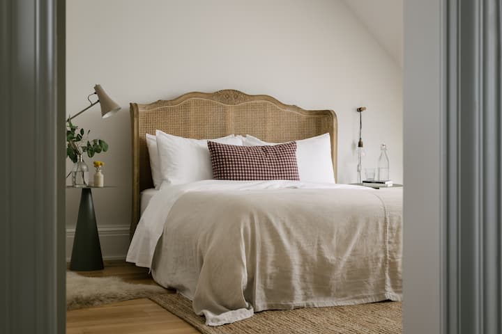 Chic Dundonald B&b In Culross With Sea Views - Fife