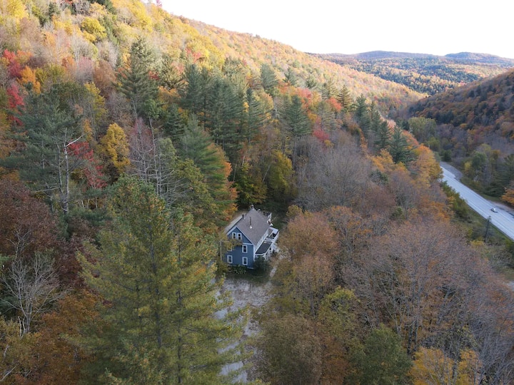 Sleeps 16 | 1 Min To Skyeship Gondola + 2 Hot Tubs - Vermont