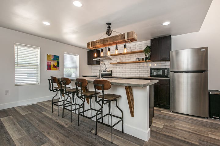 Modern Loft Overlooking Downtown - Dubuque, IA