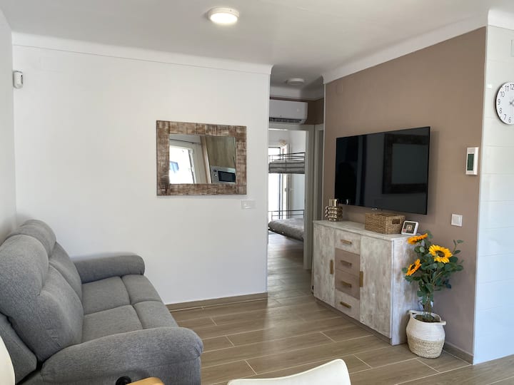 Precioso Apartamento Con Patio, Aire Acondicionado - La Escala