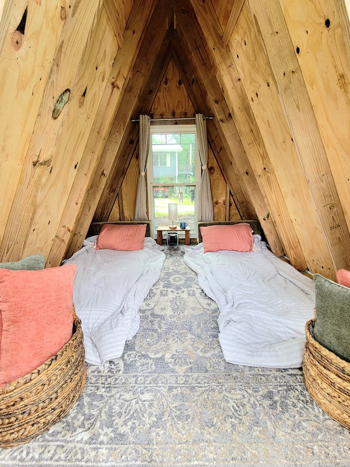 Cozy Tiny  Riverside Cabin - Bartlett, IL