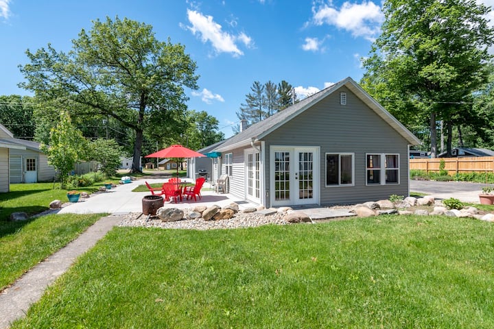 Ritchie’s Cozy Cottage - Yankee Springs Recreation Area, Middleville