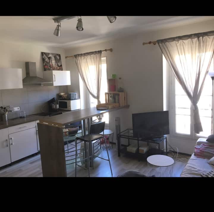 Charmant Petit Appartement En Plein Centre Ville - Salon-de-Provence