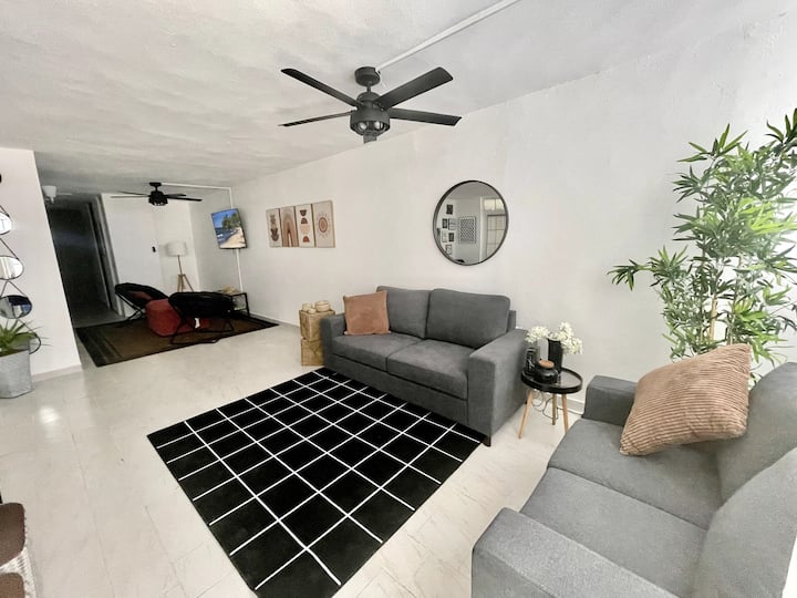 Cozy Home Near The Beach - Levittown