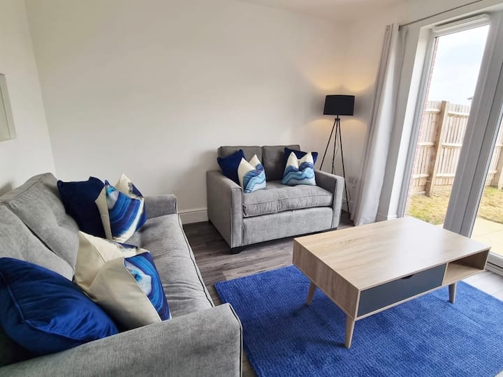 Cheerful 4-bedroom Contractor Home Free Parking - Aéroport de Londres Luton (LTN)