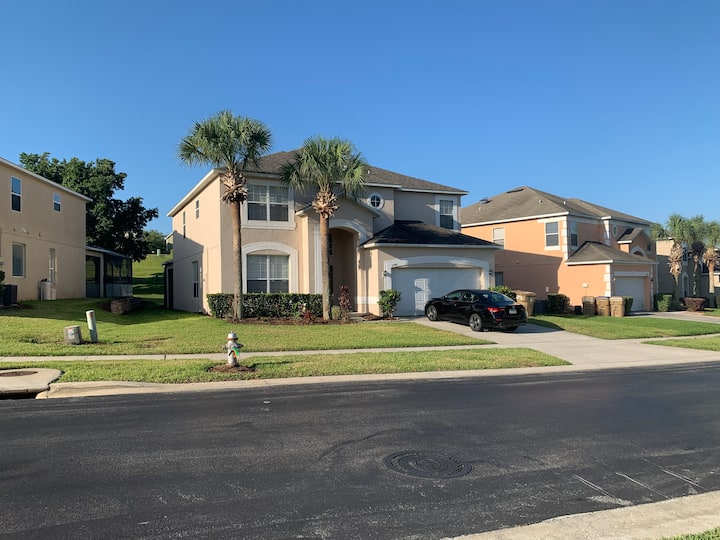 Enchanted Emerald Villa's 7 Br's, Pool & Spa Await - Four Corners, FL