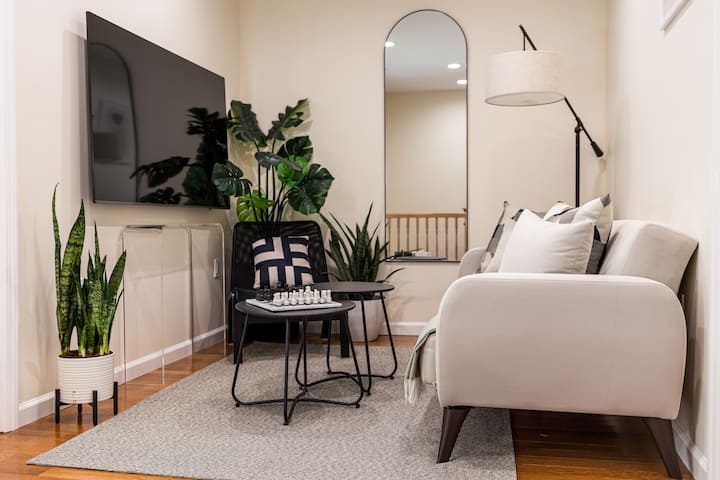 Newly Renovated 2 Bedroom Apt,in Astoria, Nyc - Long Island, NY