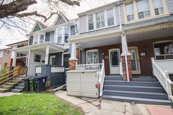 Charming Century Home Near Beach| Leslieville - Toronto