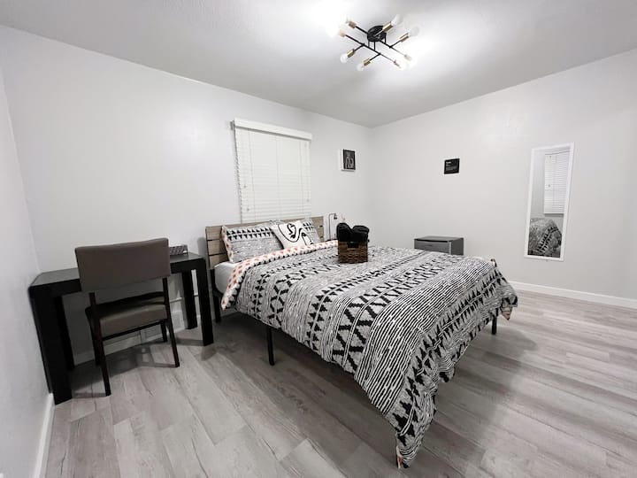 ☘️Entire Upper Unit/private Bath/downtown Bismarck - Bismarck, ND