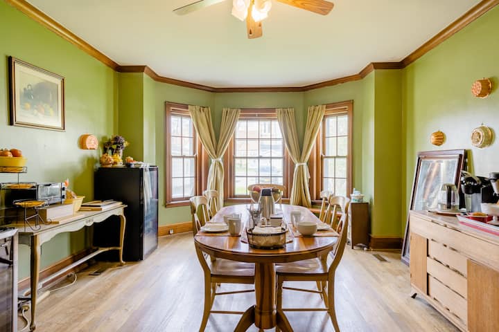 Two Bedrooms In An Old Brick Estate - Seneca Falls, NY