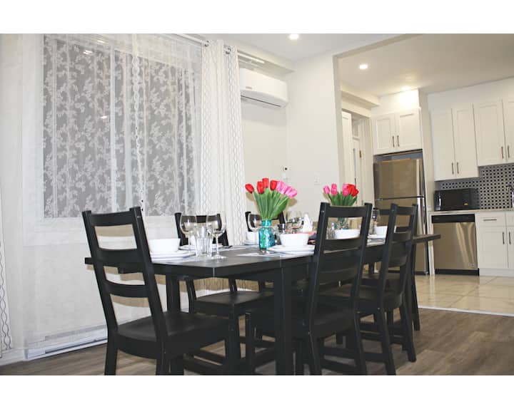 Decarie Ii-1 Family Rental + Garage Parking - LaSalle