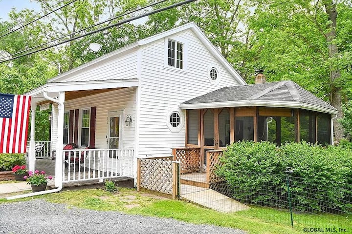 Cheerful House 10 Mins To Hudson And Kinderhook - Hudson, NY