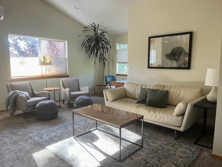 Sunrise View Perch - 本德