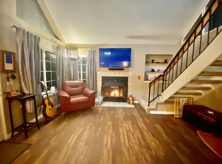 Remodeled 2 Bdr/2ba+loft Office Condo Pool/hot Tub - Boulder, CO