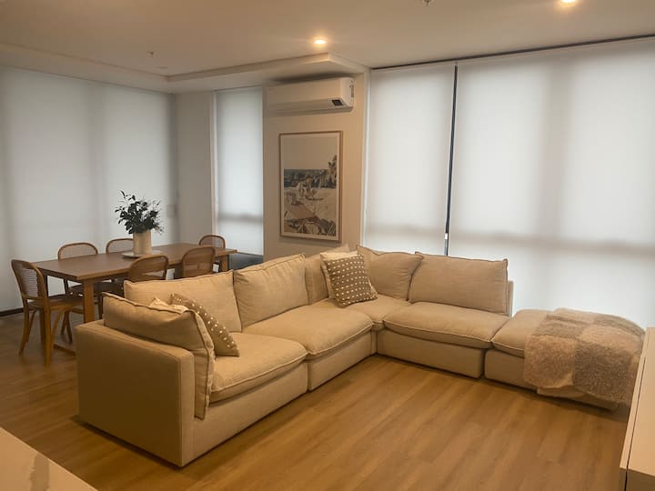 Beautiful 2-bedroom Apartment With Sea Views - Wollongong
