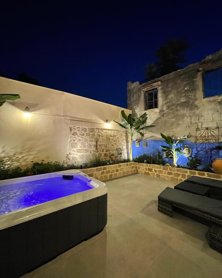 Midgard Suites - Deluxe Suite With Outdoor Jacuzzi - Rodi