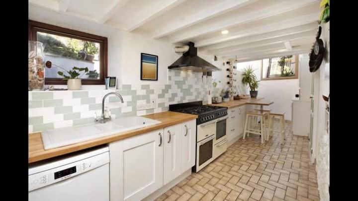 Grace Cottage-a 4 Bedroom Period Cottage. - Teignmouth