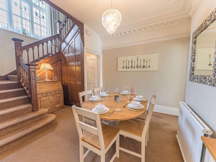 Spacious Period Five Bed, Four Bath With Parking - 켄달
