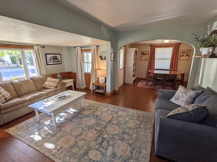 Cozy 3 Bedroom Cottage Close To Everything. - Shipshewana, IN