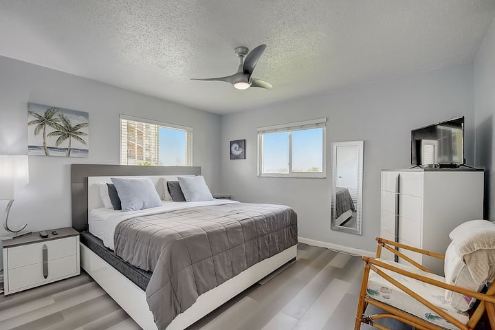 Malyn 116 - Waterview Beach Condo - St. Pete Beach, FL