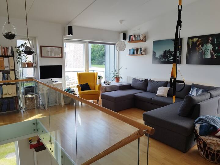 Dejlig Lys To Etagers Lejlighed - Odense