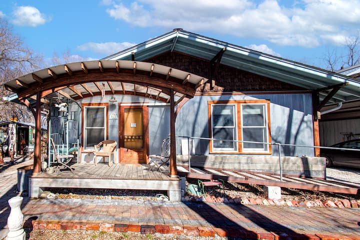 Barlow Place - Lawrence, KS