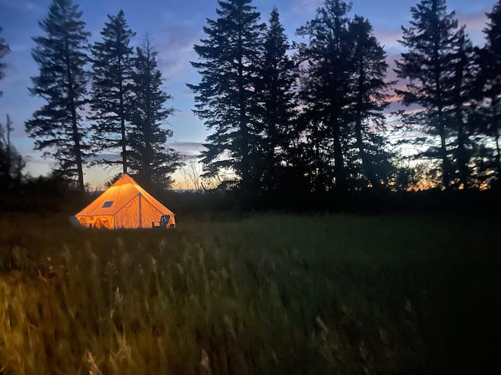 Entrance To Glacier - Sunrise Canvas Getaway - コロンビア・フォールズ, MT