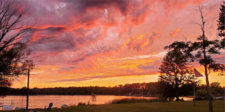 Lakeside Bliss - Charming Lakehouse - Peninsula, Albion
