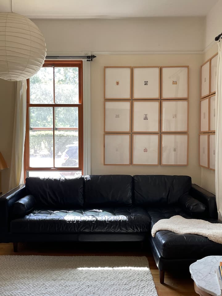 Beautiful Room In Historical Carriage House - Santa Barbara, CA