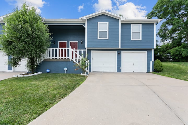 Perfect 3 BR Home in North KC near the Airport! - Townhouses for Rent ...