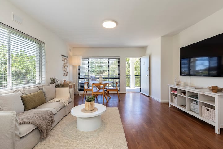 Casa Cottesloe - Spacious And Centrally Located! - 科茨洛