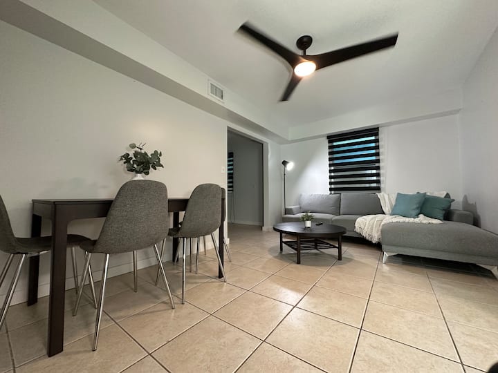 Stylish Home W/ Patio Close To Beaches/casino (#3) - Dania Beach, FL
