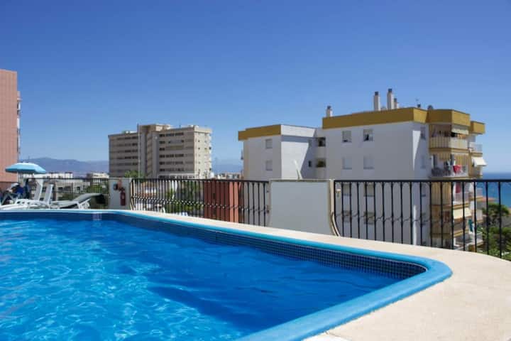 Centrally Located South Facing Apartment - Torremolinos