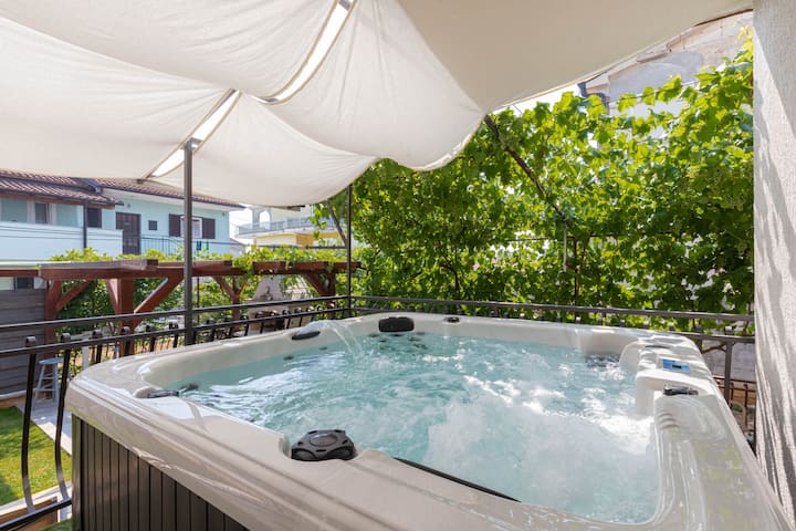 Apartment Cukerina With Jacuzzi, Sauna + Backyard - Poreč