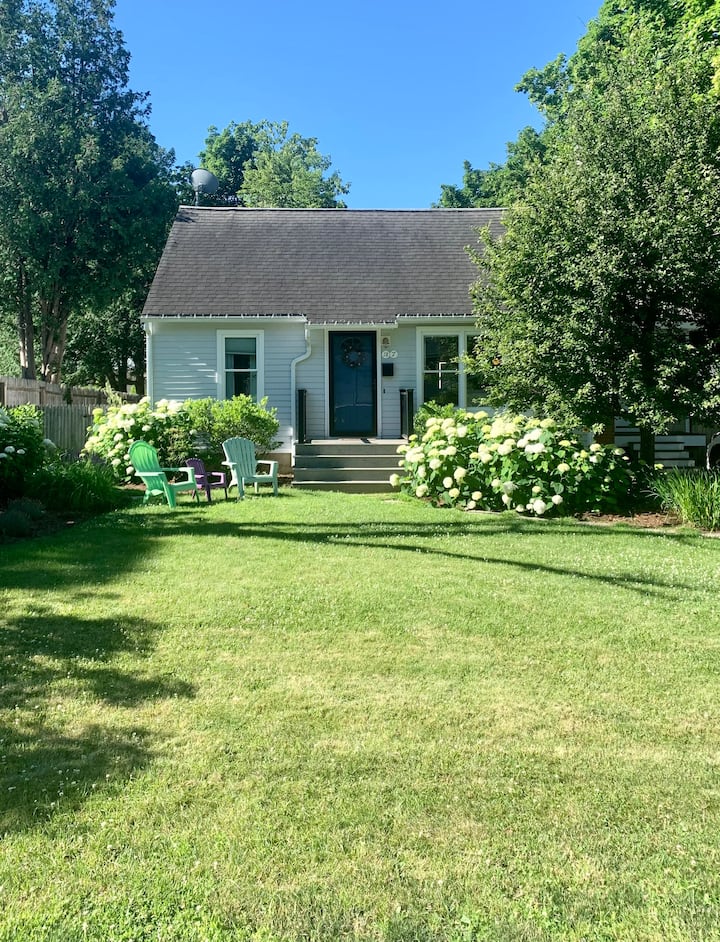 Conveniently Located 3-bed W/new Eat-in Kitchen - Shelburne, VT